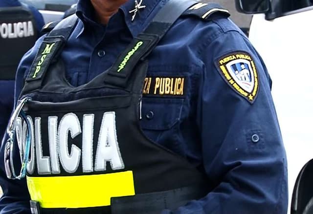 Suspenden a cuatro policías sospechosos de robar y alterar escena de ...