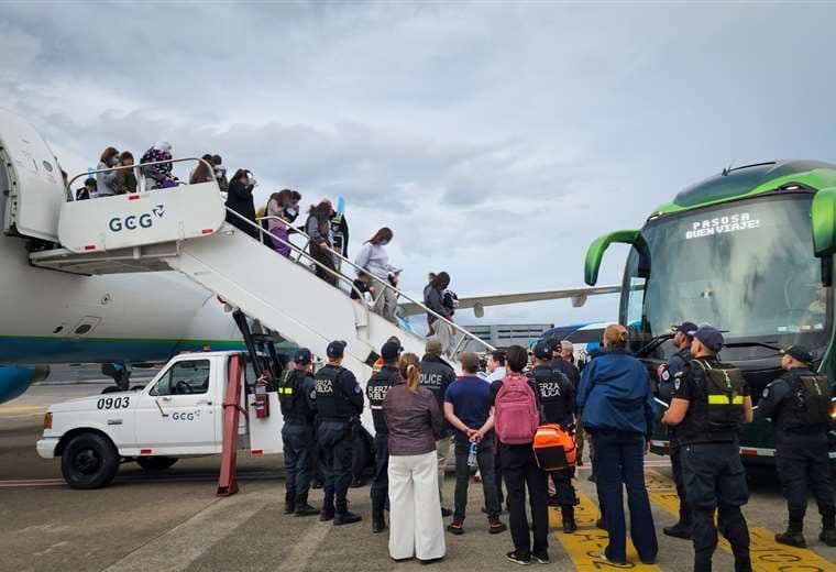 51 migrantes deportados de EE. UU. a Costa Rica ya regresaron a sus ...