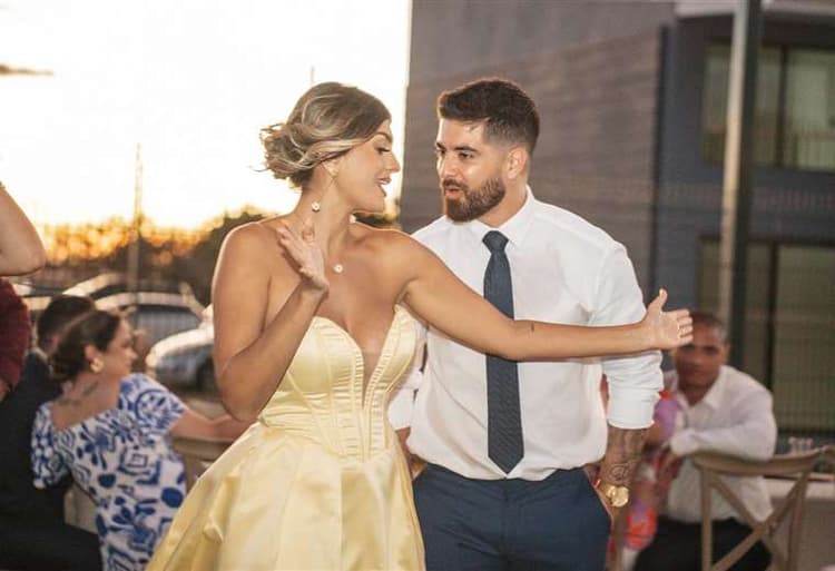 ¡Bebé en camino! Vea aquí cómo Sharon Segura y su esposo dieron la ...