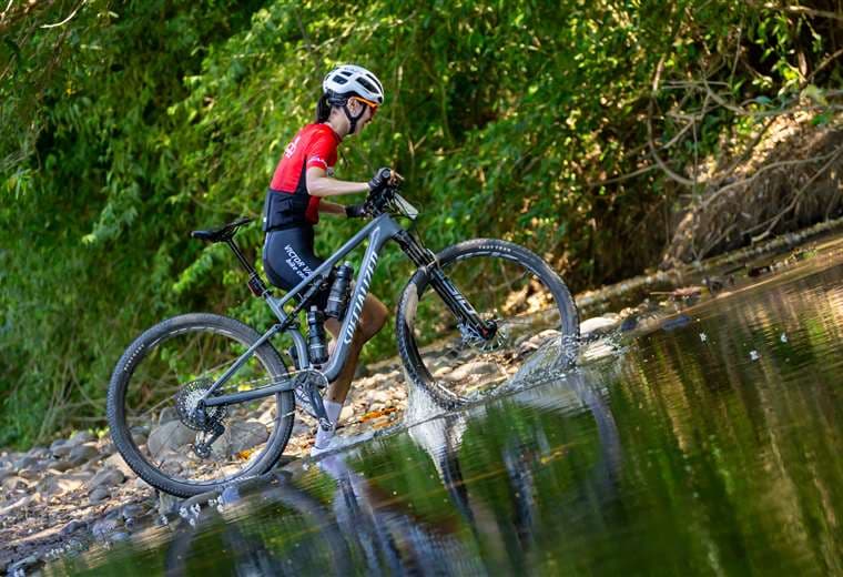 Nadie detiene a Keiron Solís y Cristel Espinoza en la Serie CR MTB | Teletica