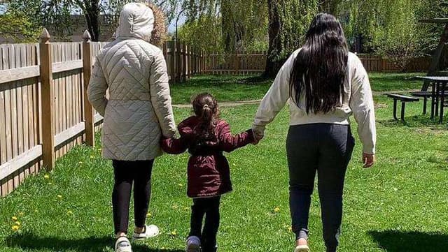 "Logramos pasar en el tercer intento": los latinos indocumentados que ...