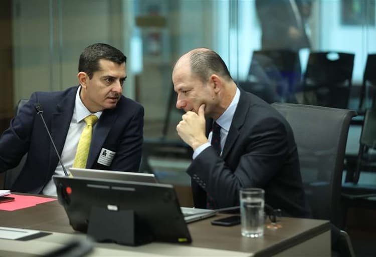 Video: Diputada oficialista y gerente financiero chocan por denuncias ...