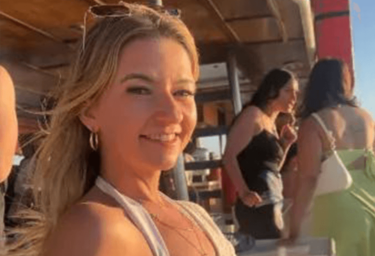 Piden vestir ropa colorida en funeral de Natalia Rae, actriz porno ...